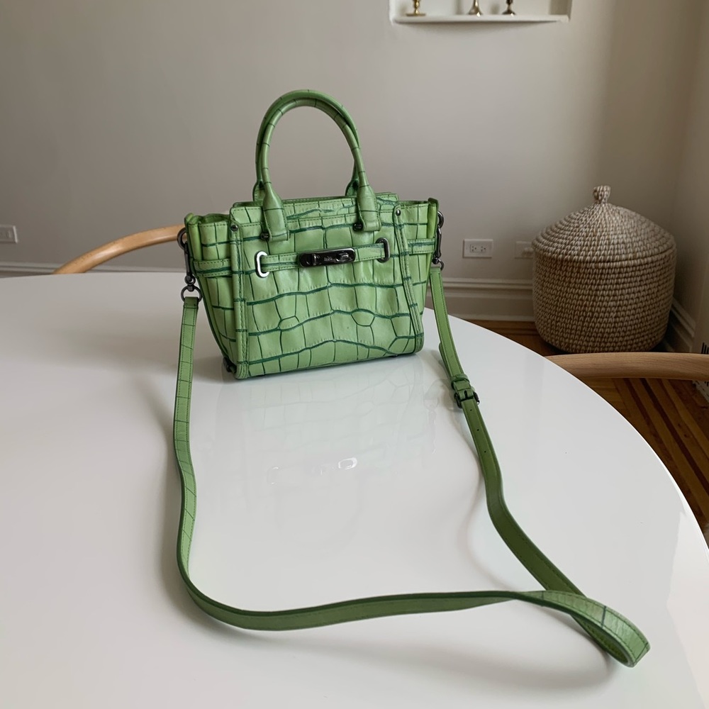 Rare Coach Green Croc Embossed Leather Swagger Bag - Gem